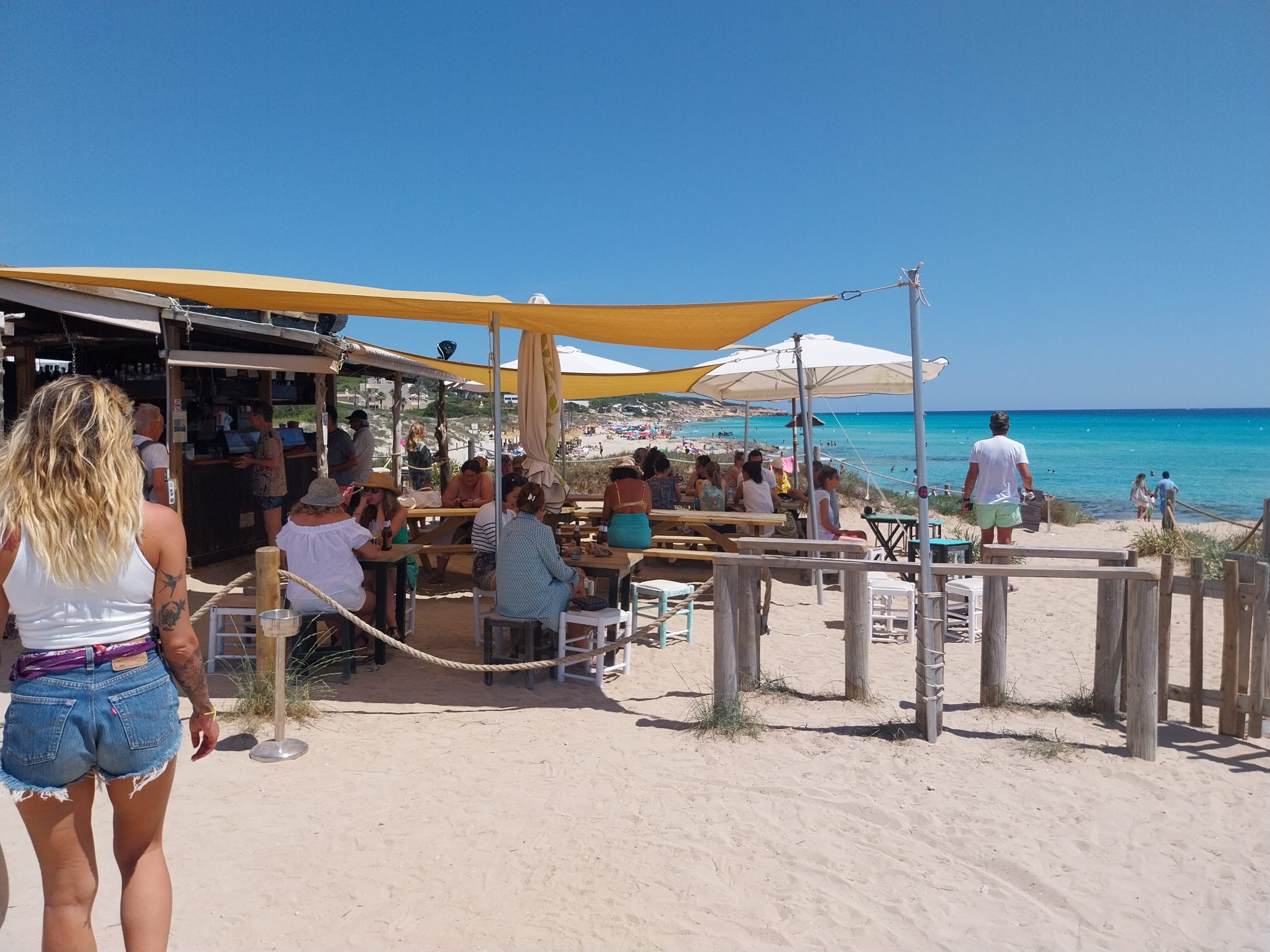 Formentera, ora è ufficiale: addio al Piratabus, al Lucky, al Kiosko 62 ...